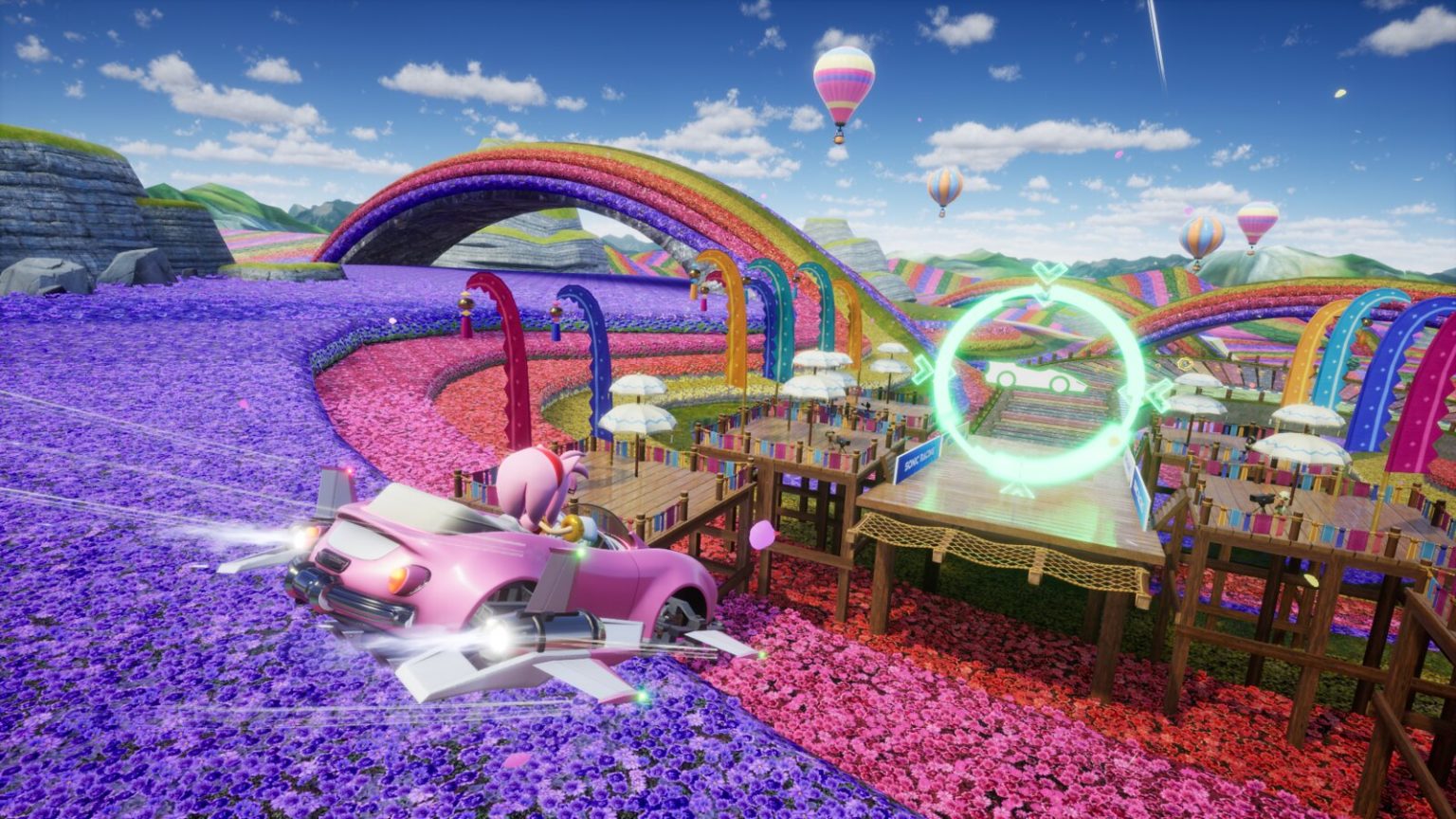 Hedgehog on a Roll - Sonic Racing CrossWorld's Info Breakdown - Lords ...